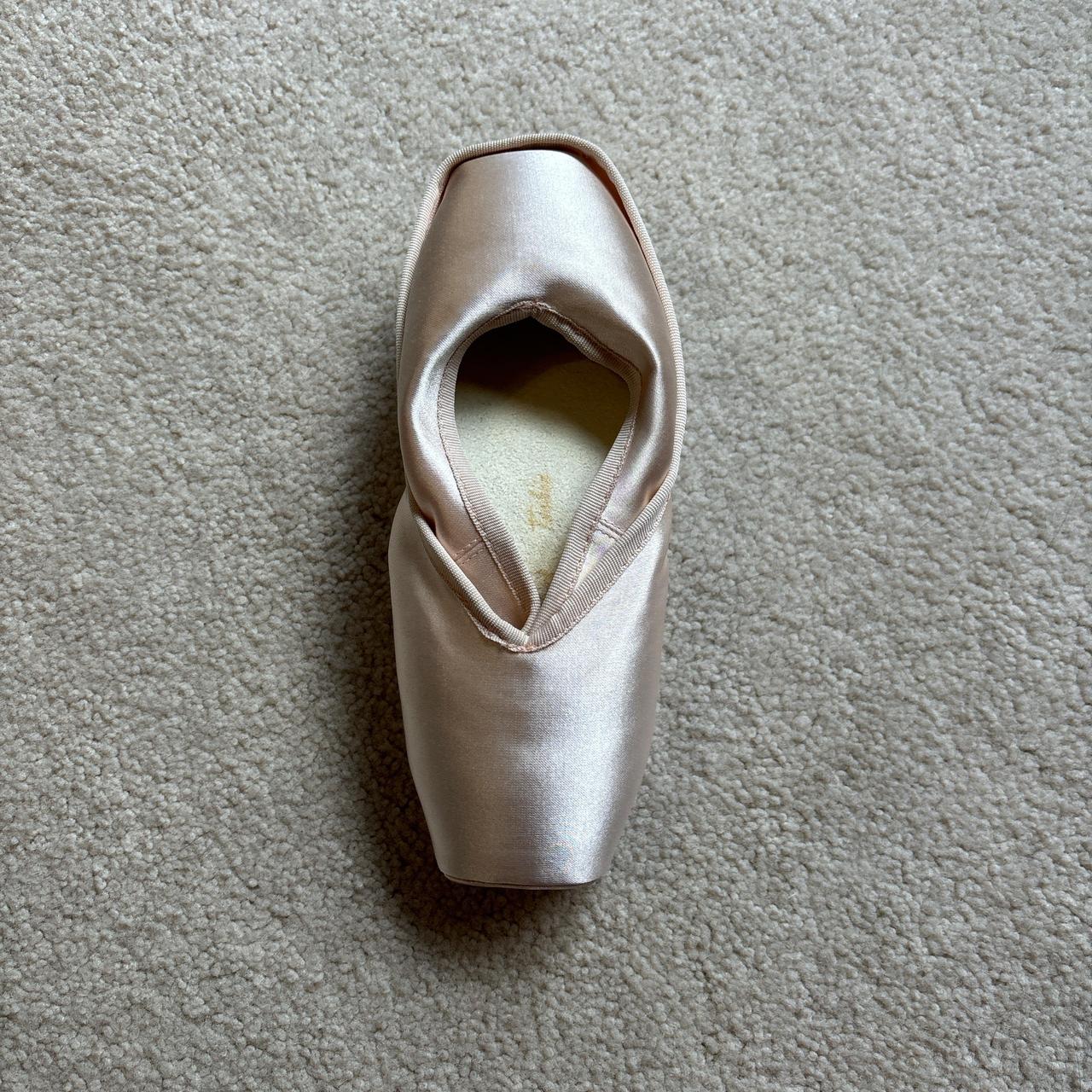 BRAND NEW SO DANÇA TOSHIE POINTE SHOES Size: 5C =... | Depop