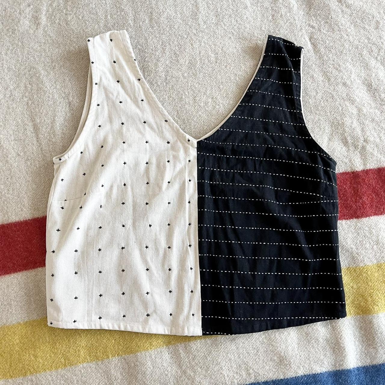 ANCHAL two tone cropped tank top! -boxy design w/... | Depop