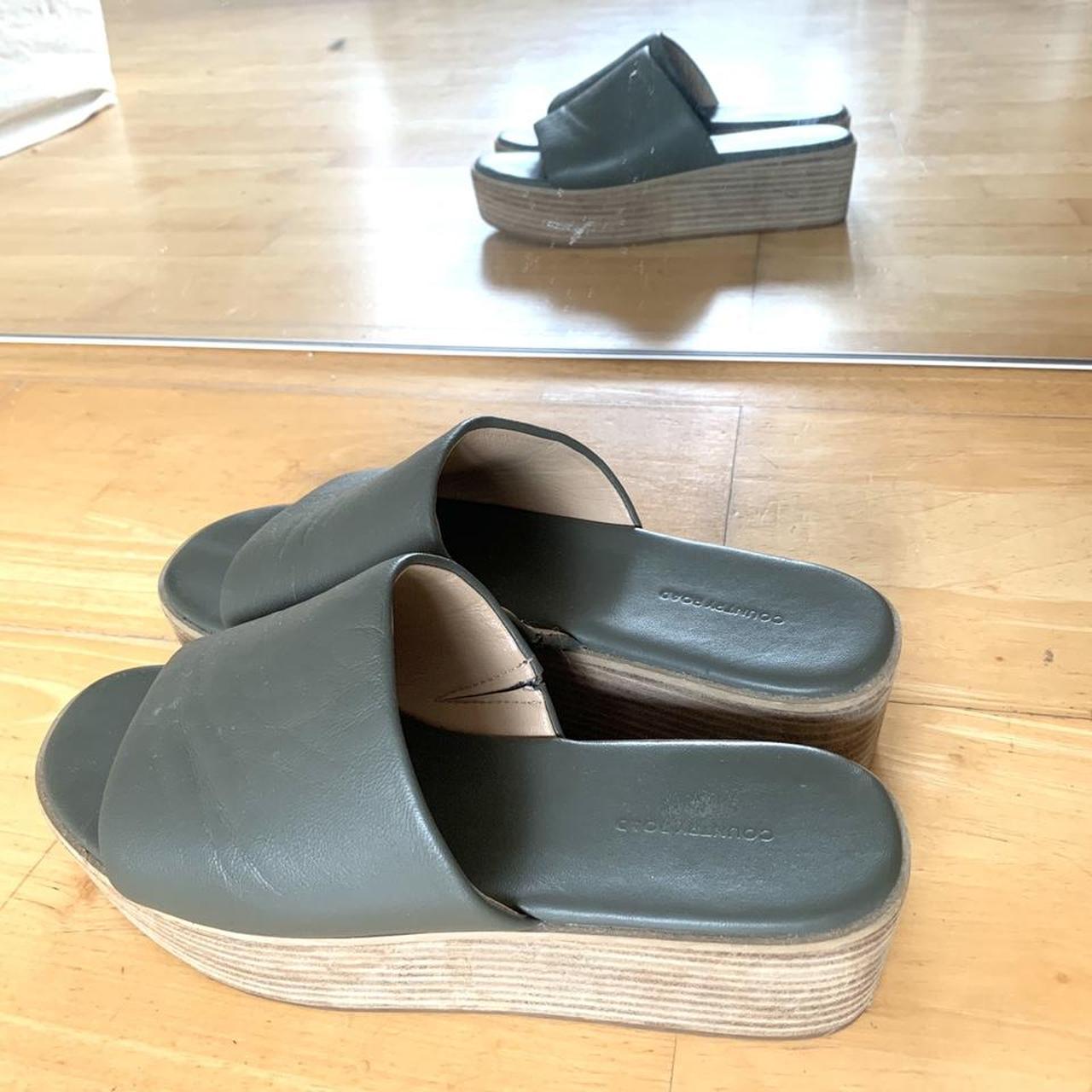 Country Road slides ! great condition !! There is a... - Depop