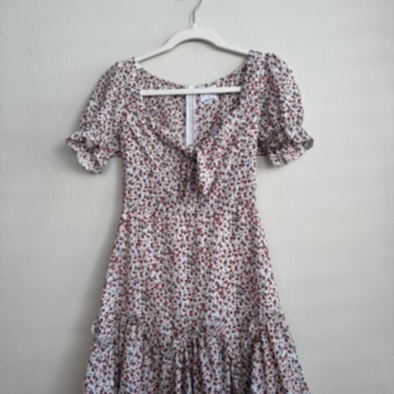 Boutique Polly brand Floral Dress super flatering... | Depop