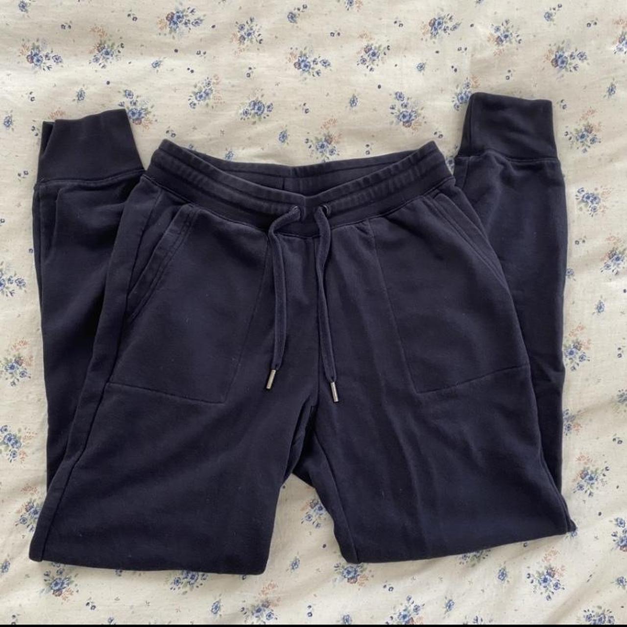 Uniqlo sweatpant set, worn a few times but in... - Depop
