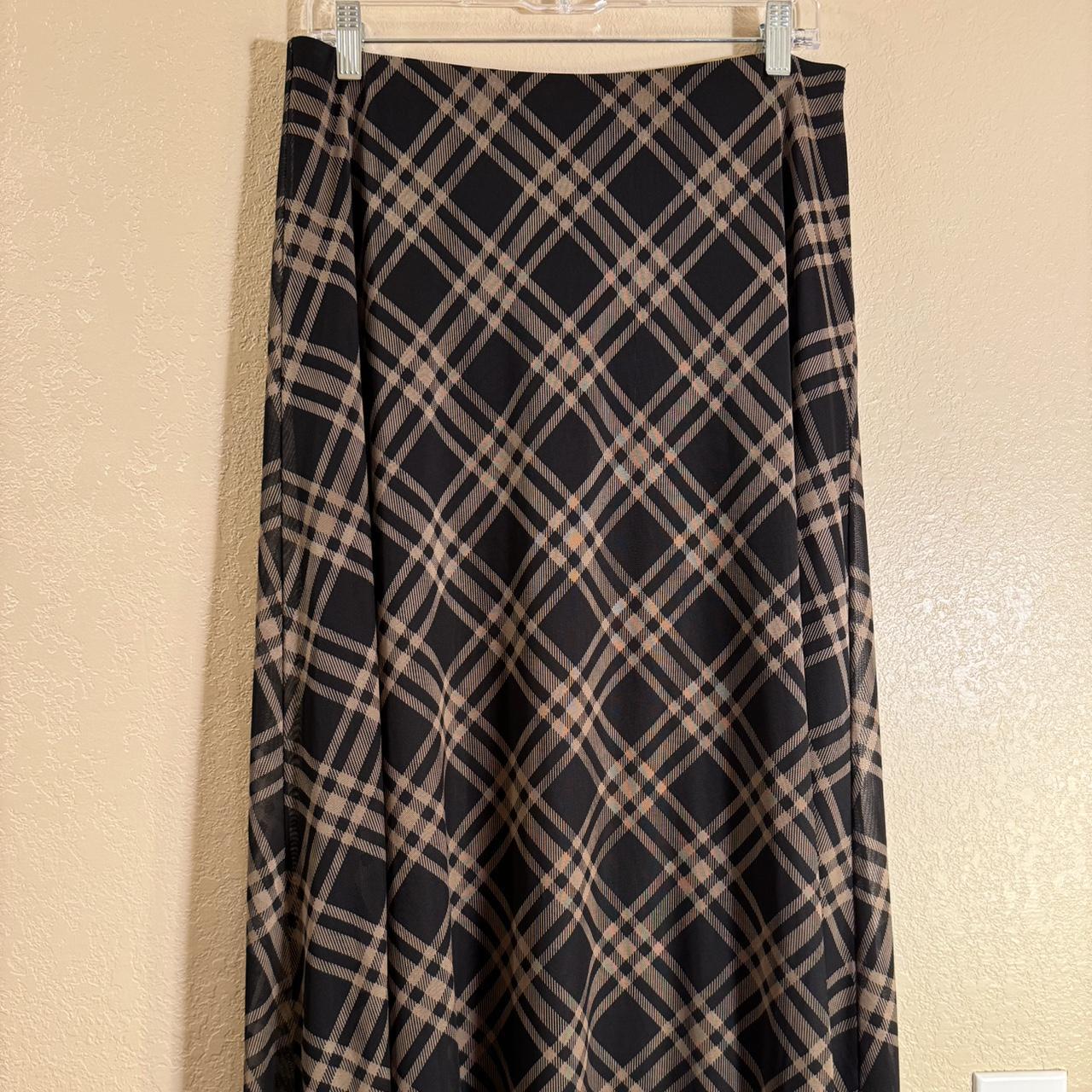 Hot Topic Long Skirt - Depop