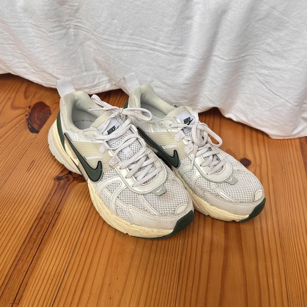 Nike v2k run Worn a handful of times Listed price-... - Depop