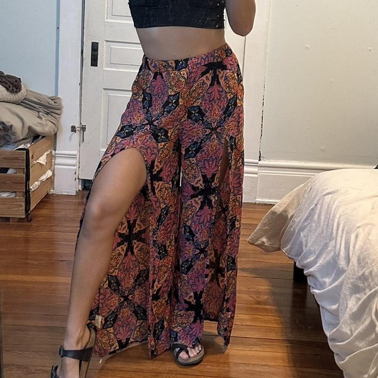 Earthbound floral loose pants - super flattering... - Depop