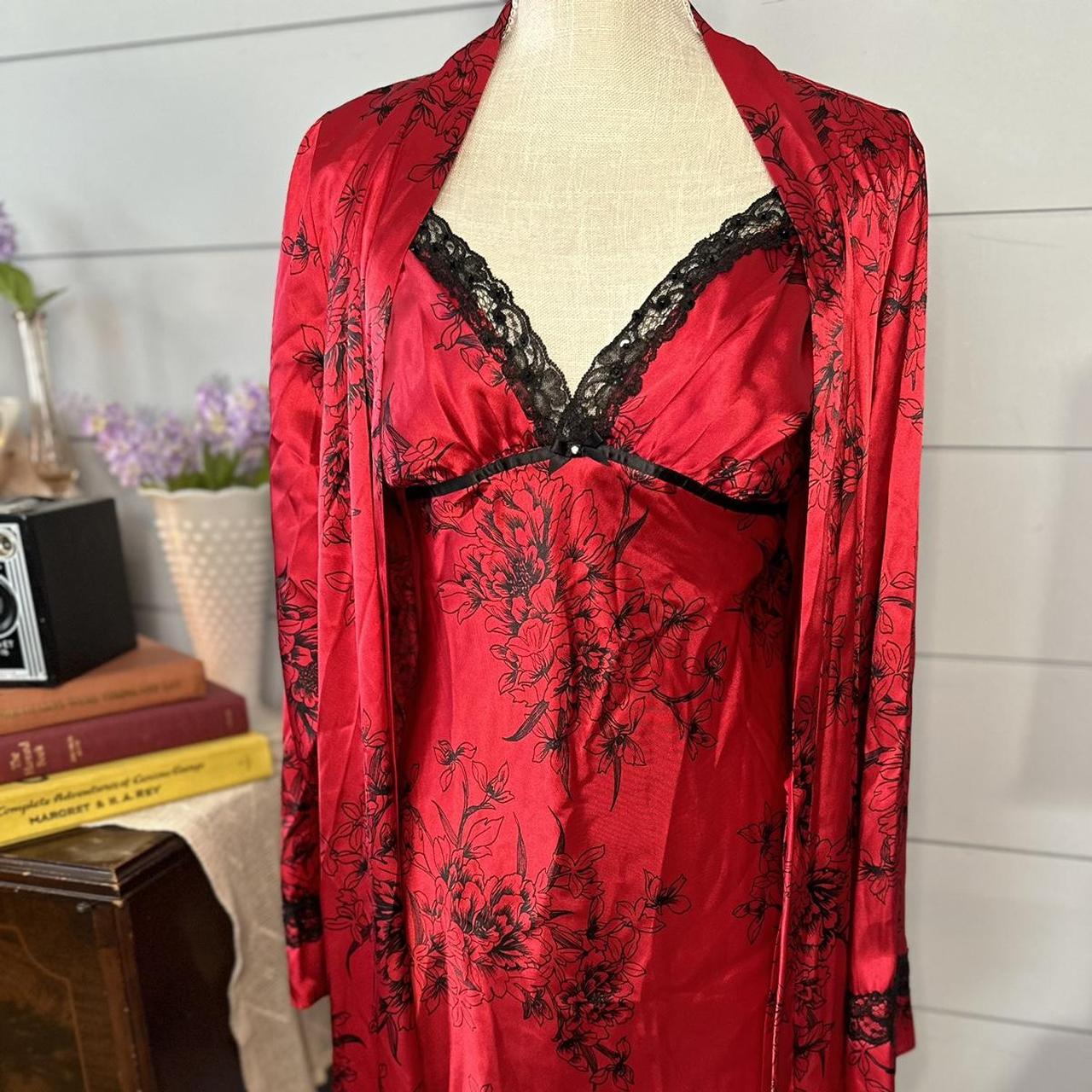 Apt. 9 Women's Red and Black Robe | Depop
