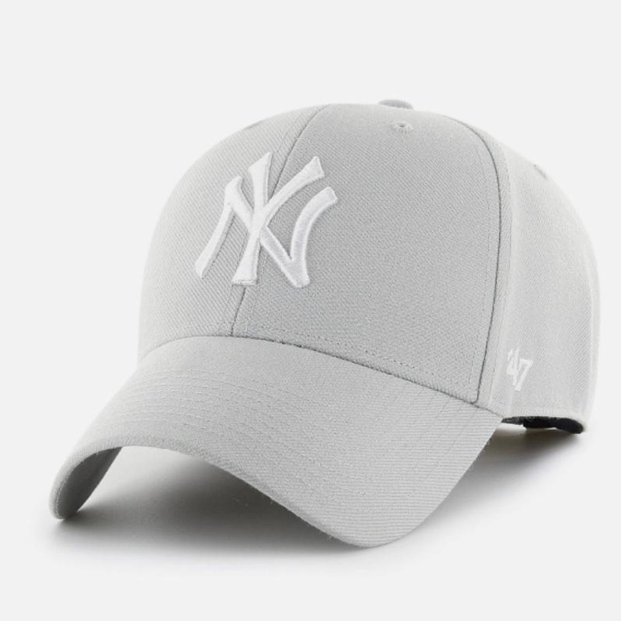 grey new york yankees cap! barely... - Depop