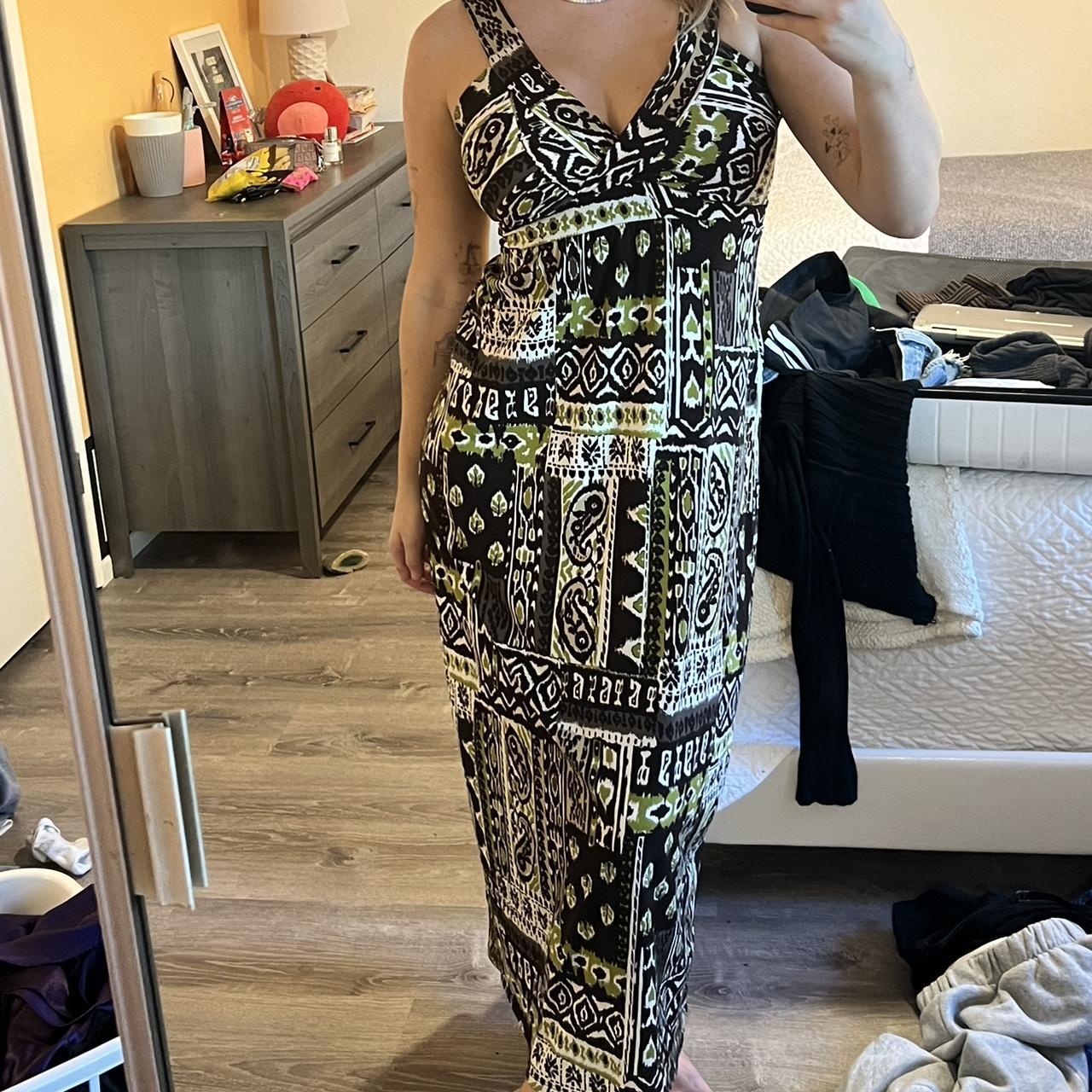 Patterned MIDI Dress Size : M fits a M or L - Depop