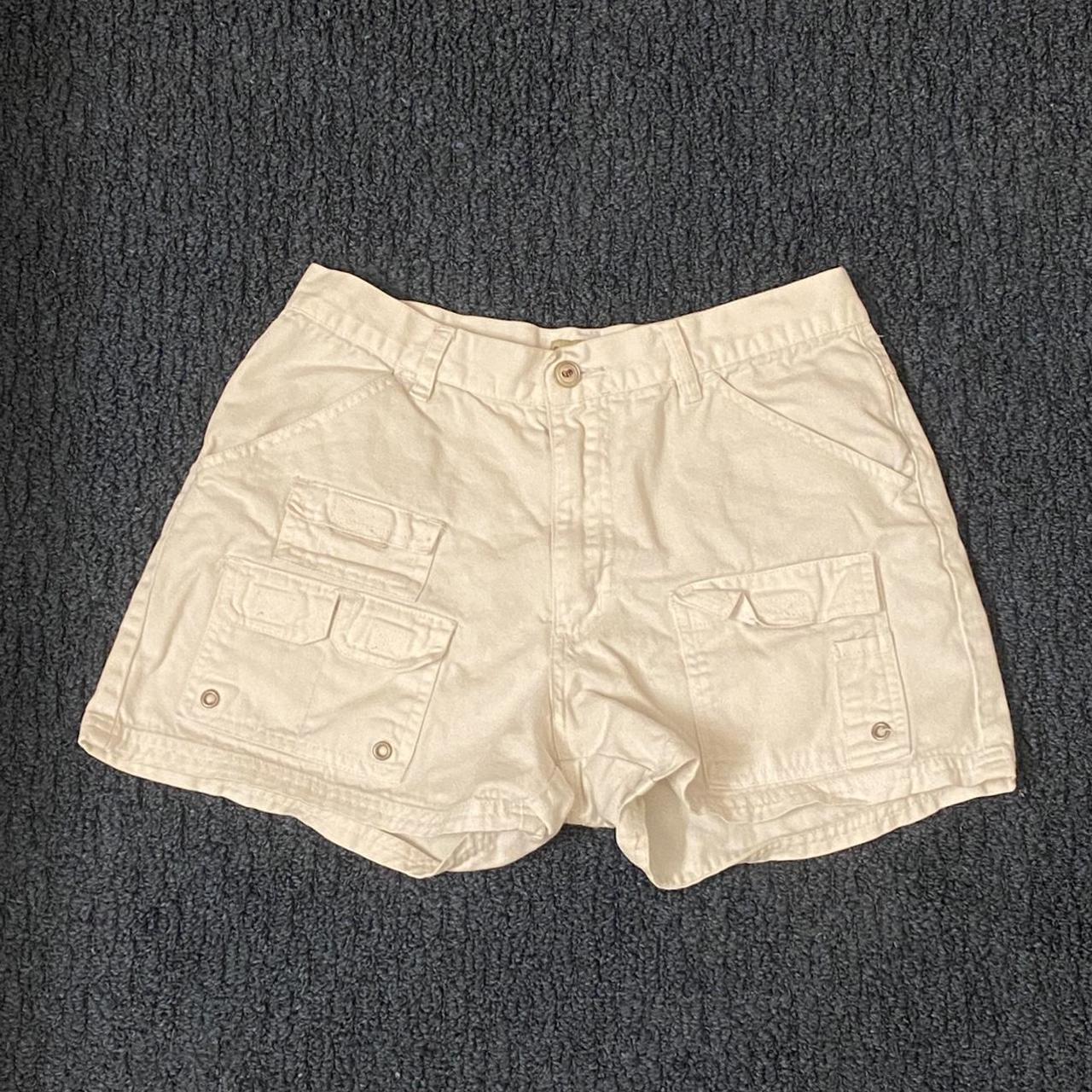 white cargo style shorts/velcro pockets/size 9/10/in... - Depop