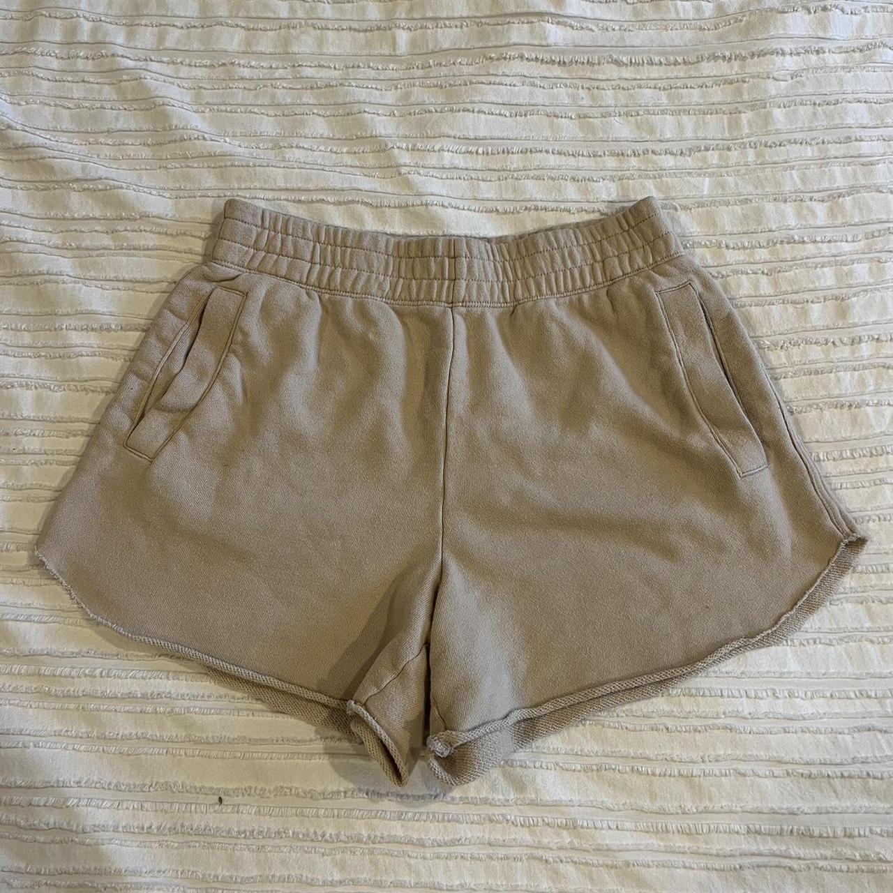Aerie Women's Cream Shorts | Depop