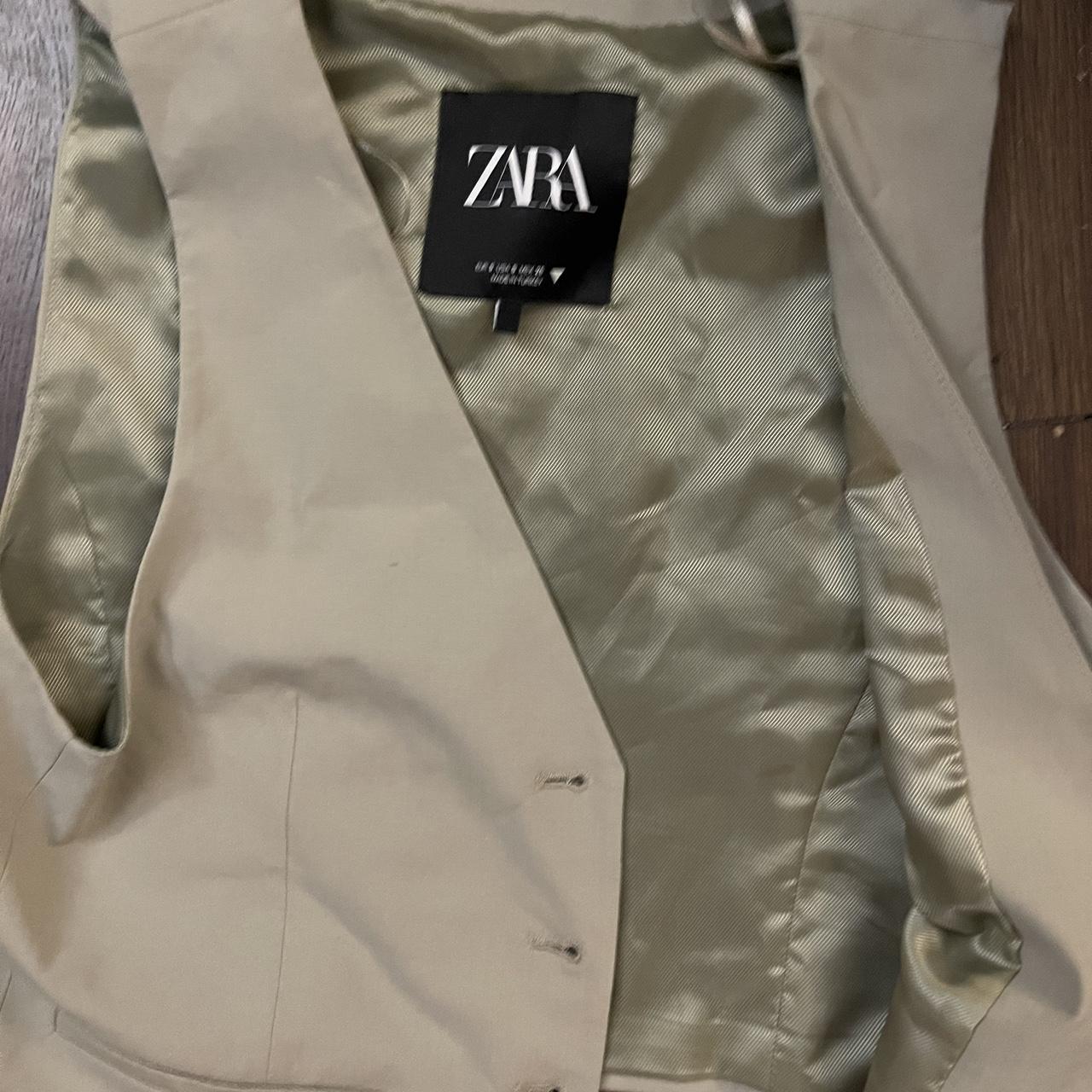 zara vest NEVER WORN!!! super cute and comfortable - Depop