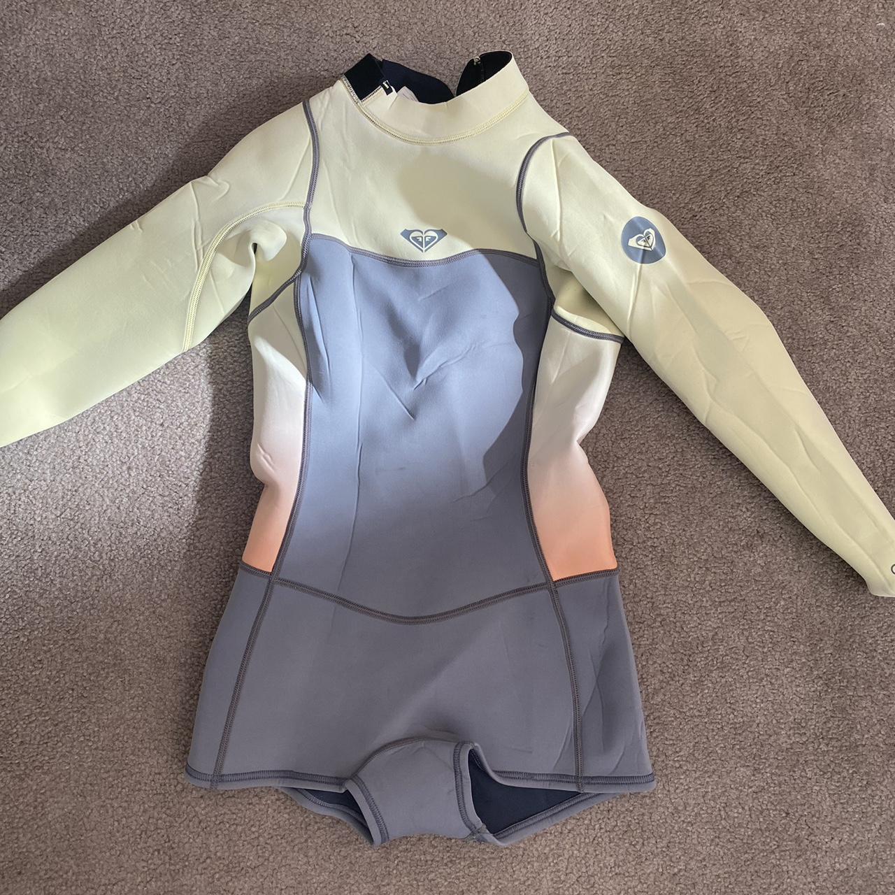 Roxy spring surf suit 🏄‍♀️ - Depop