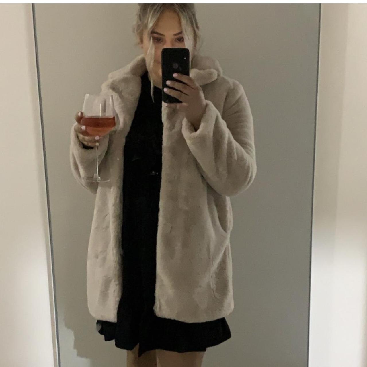 Kimi & Co Faux Fur Coat size M/L. Brand new without... - Depop