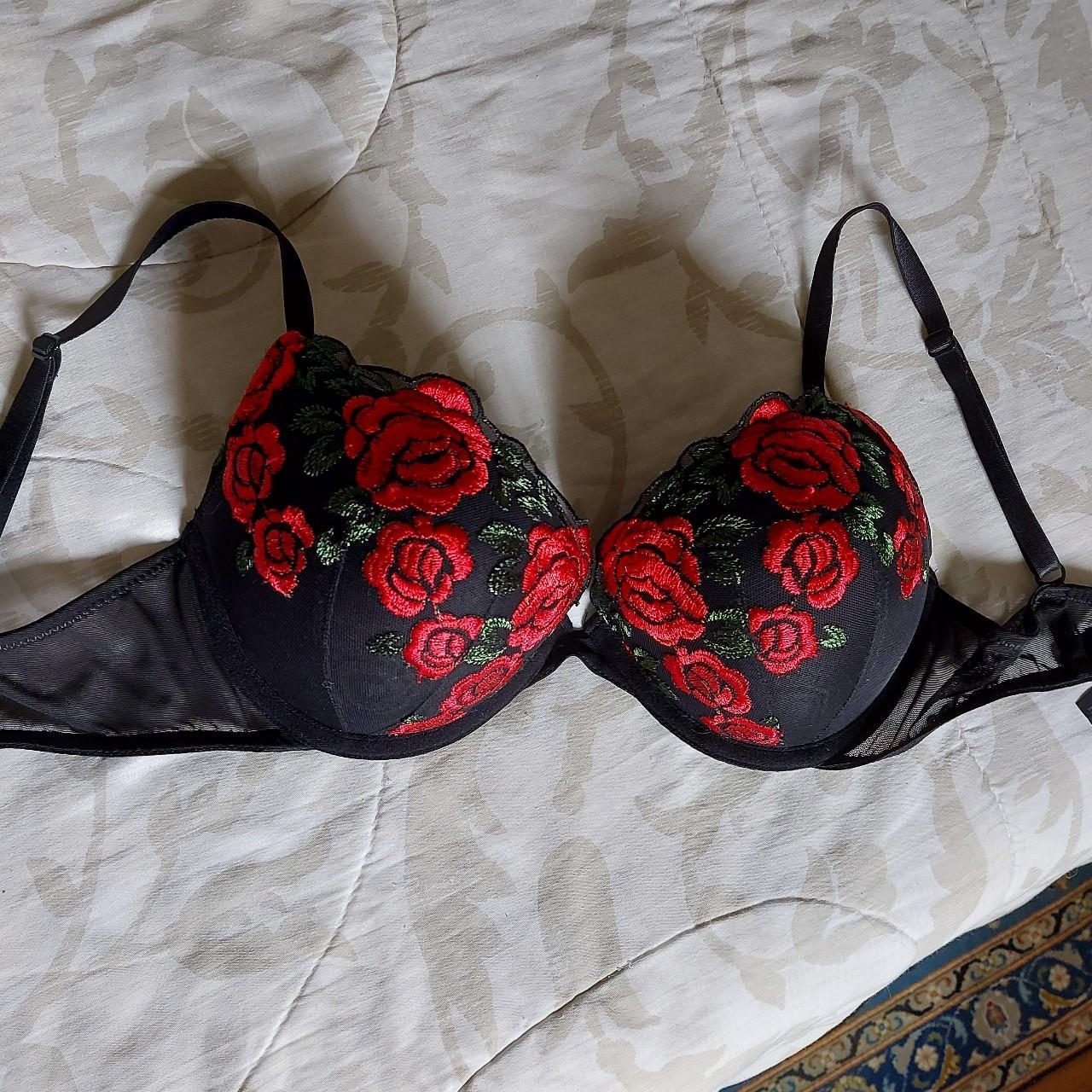 32D Black Padded Bra Black and red eose print 32D... - Depop