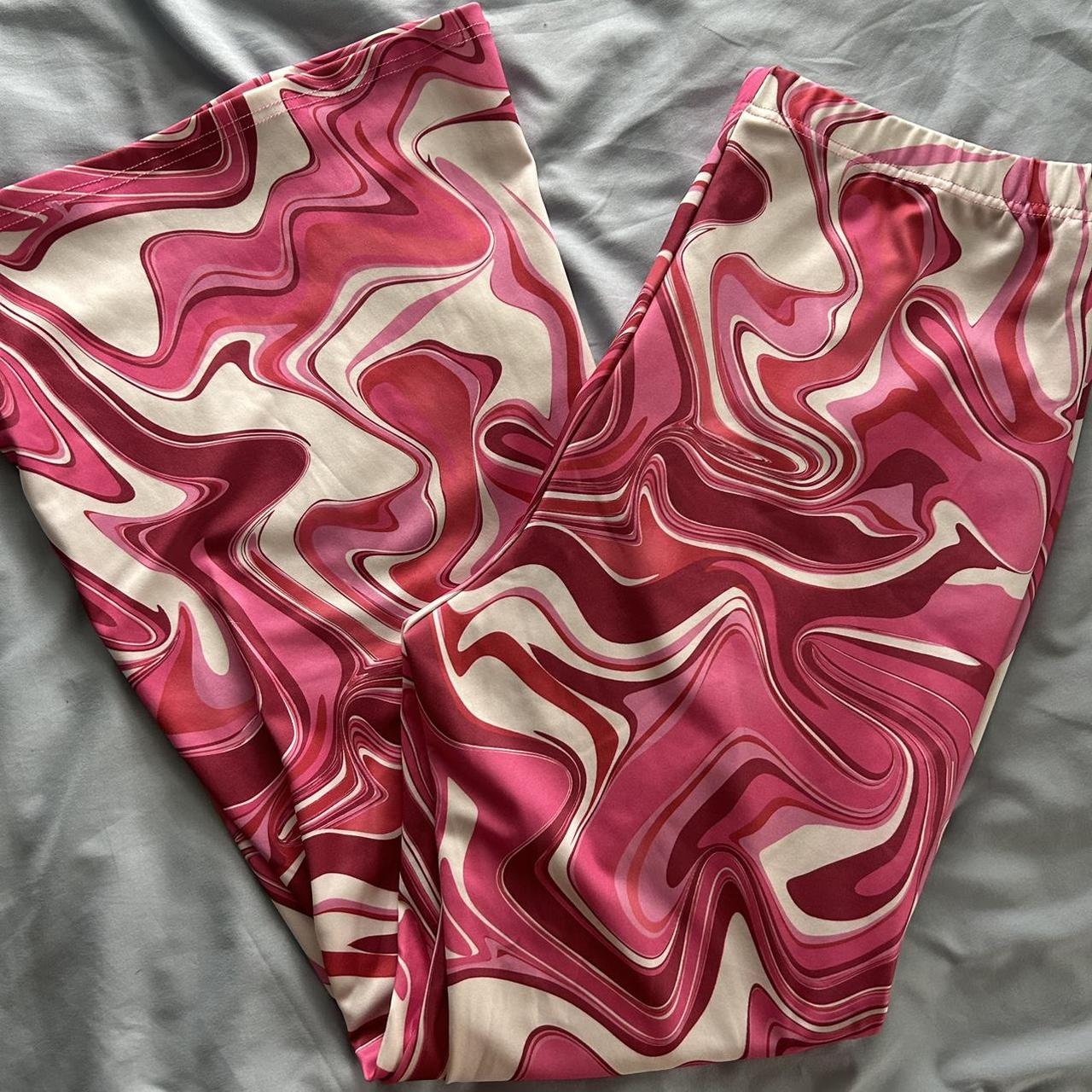 2XL SHEIN pink and white wavy “groovy” flare pants... - Depop