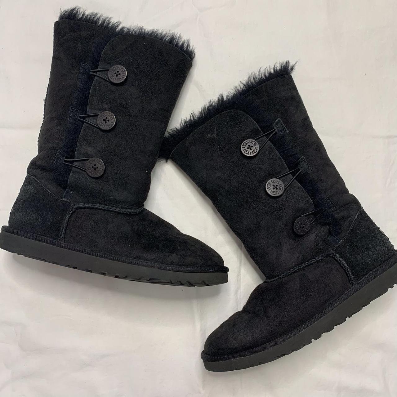 Vintage Y2K Black Side Button UGGS Size:... - Depop
