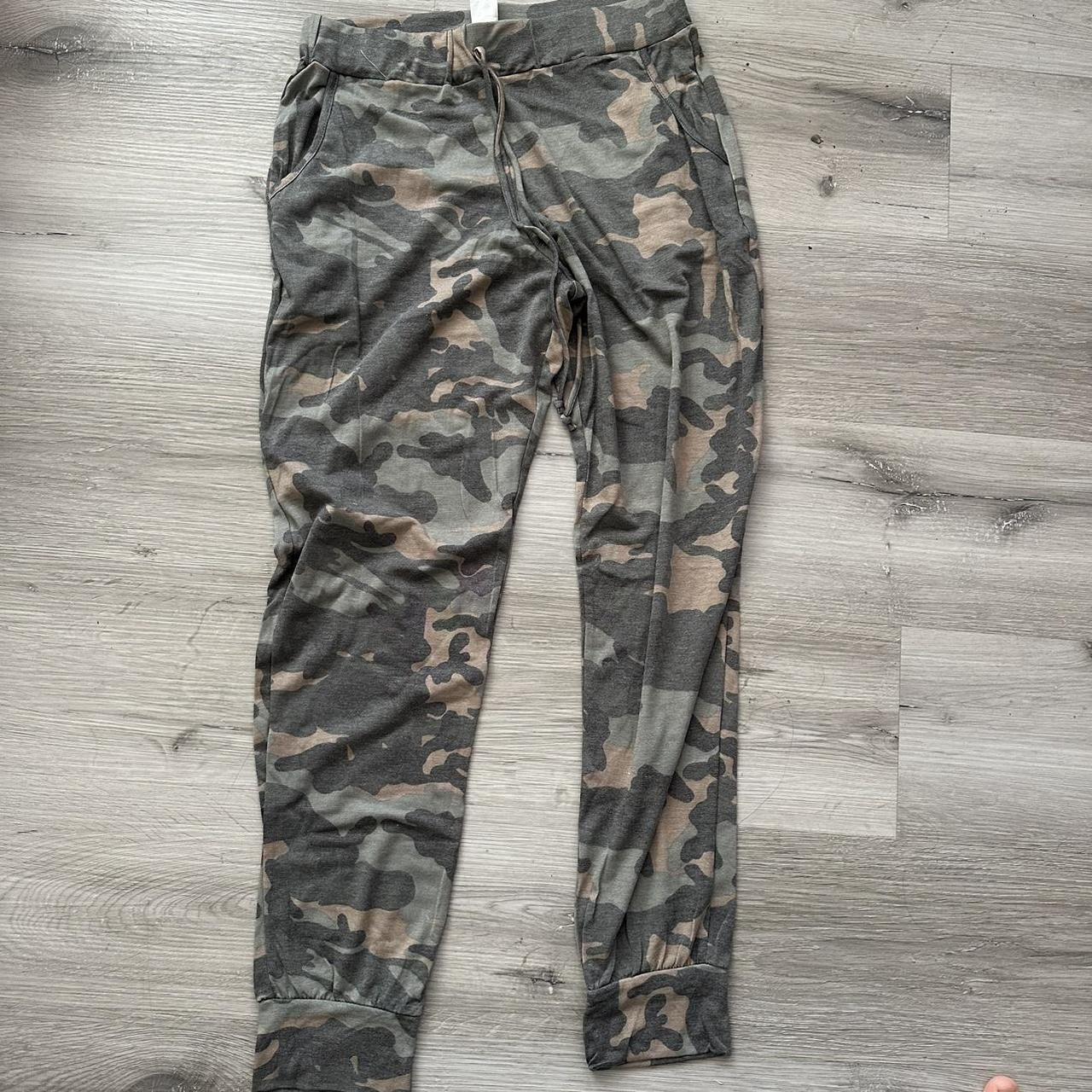 Camo pants Size L Never worn #camo - Depop