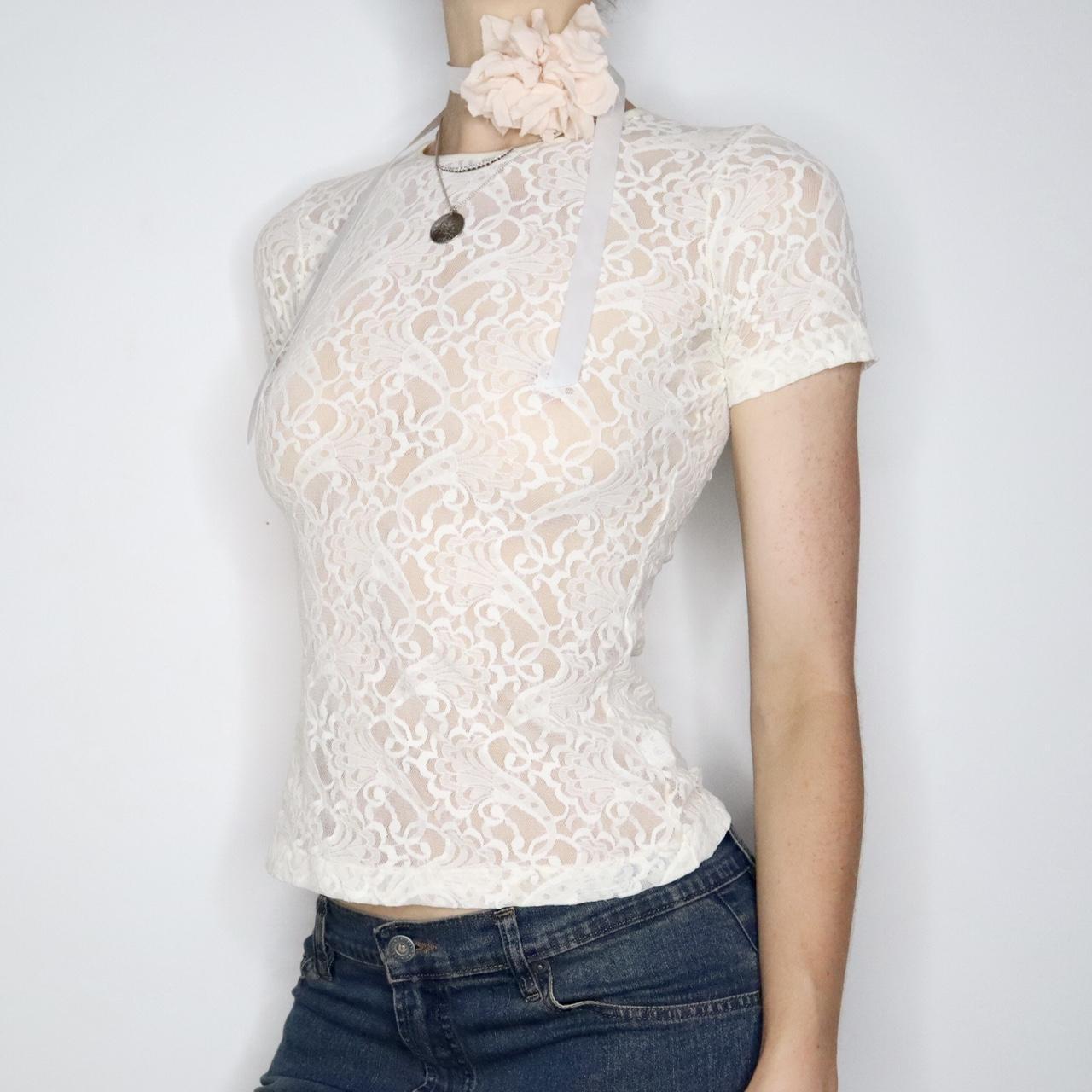 Women's Cream T-shirt | Depop