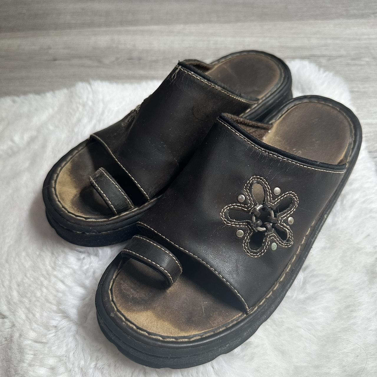 Toe sandals -labeled a size 4.5 in... - Depop