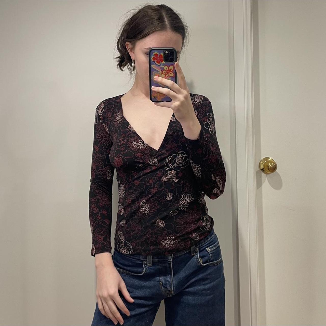 Women's Black and Red Top | Depop