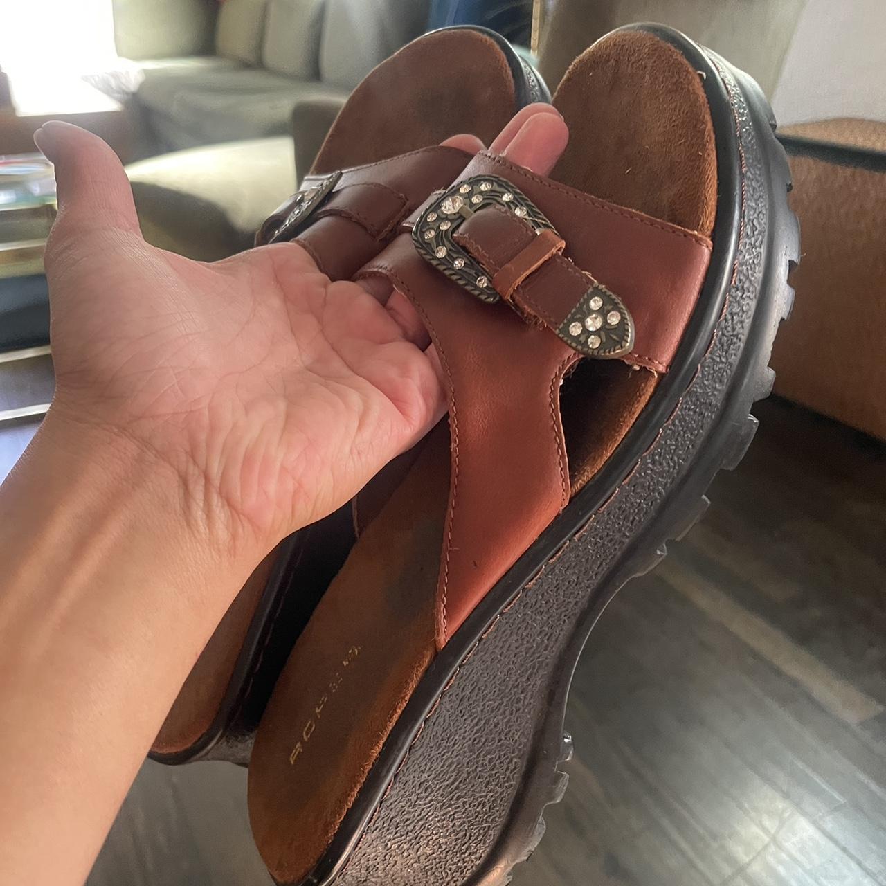 Adorable platform sandals with buckle detail!! - Depop