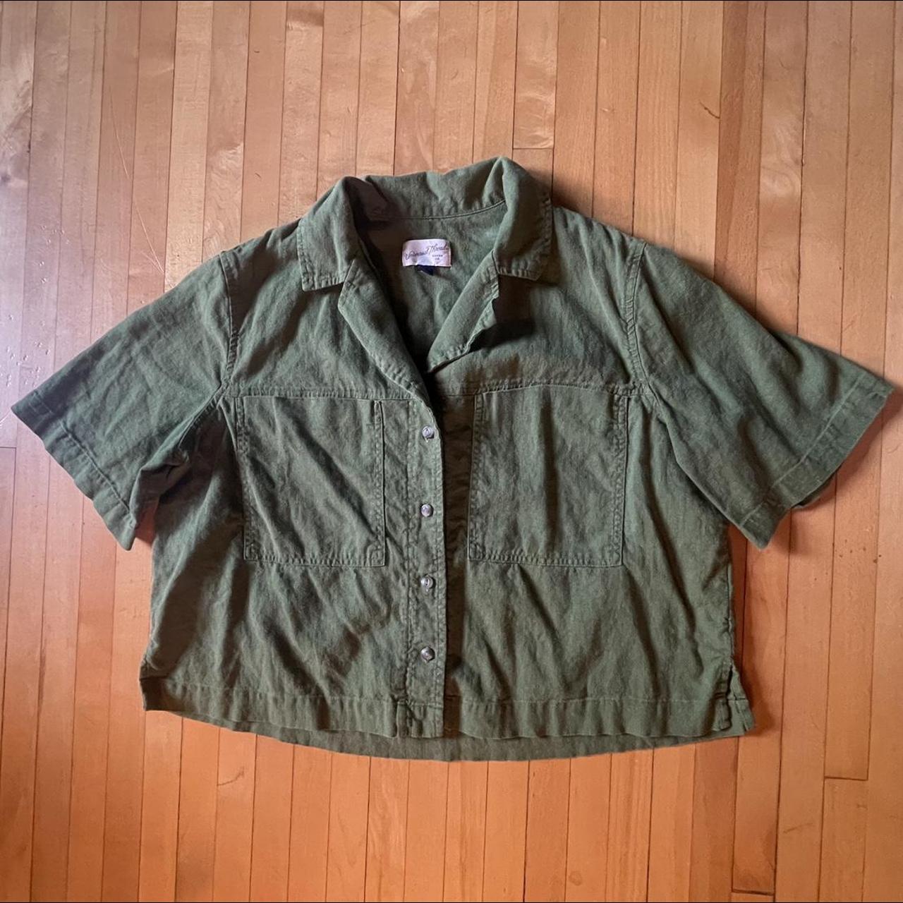 Adorable green button up blouse! Bought from Target... - Depop