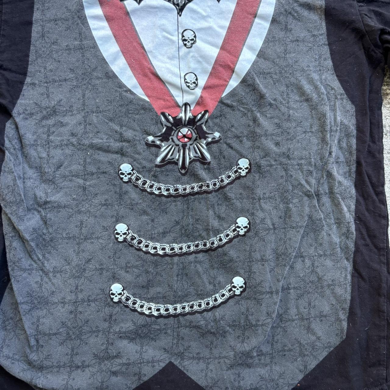 Skull grunge Y2K tee shirt -really cool graphic a... - Depop