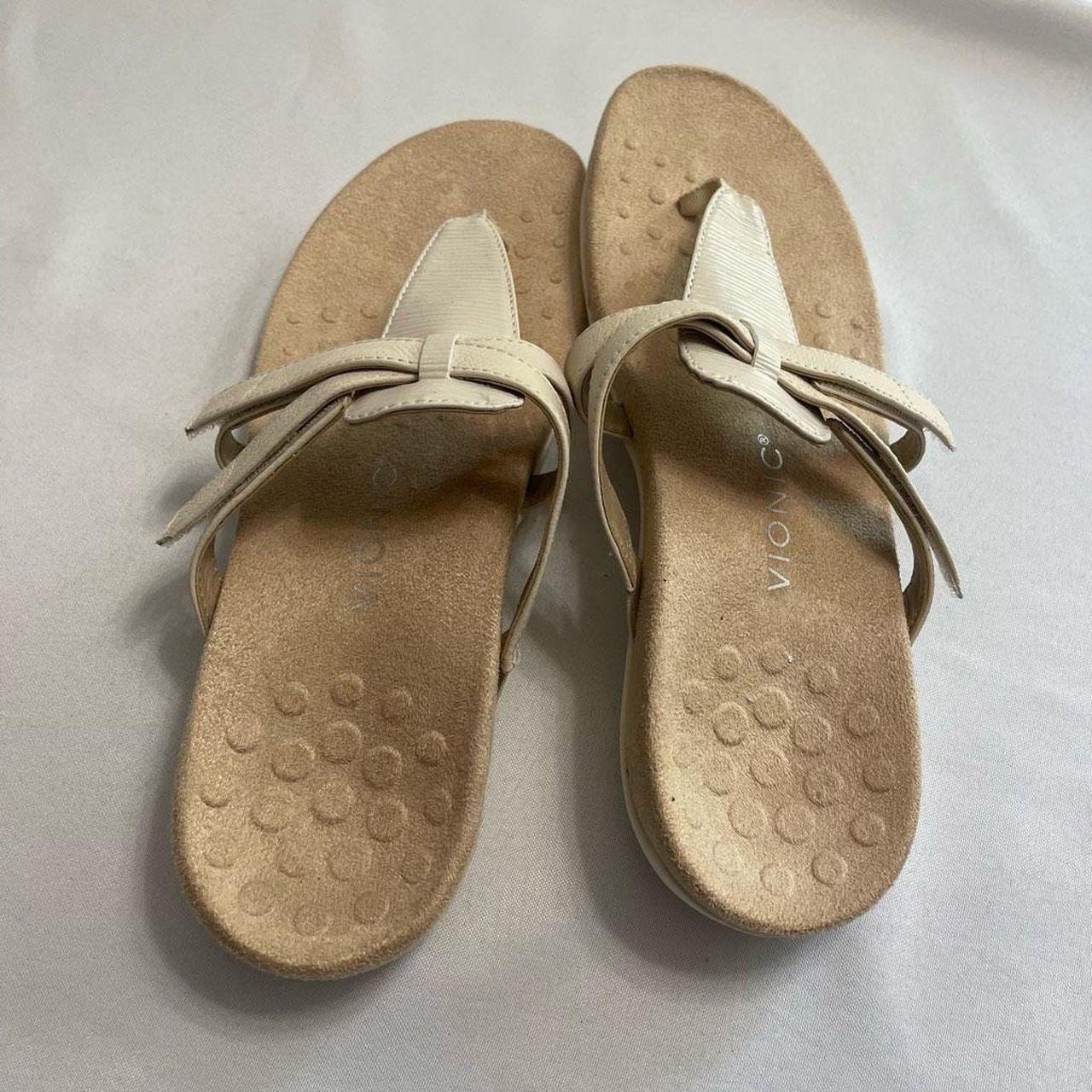 Vionic Karley Cream Flip Flop Sandals Size 11 Great... - Depop