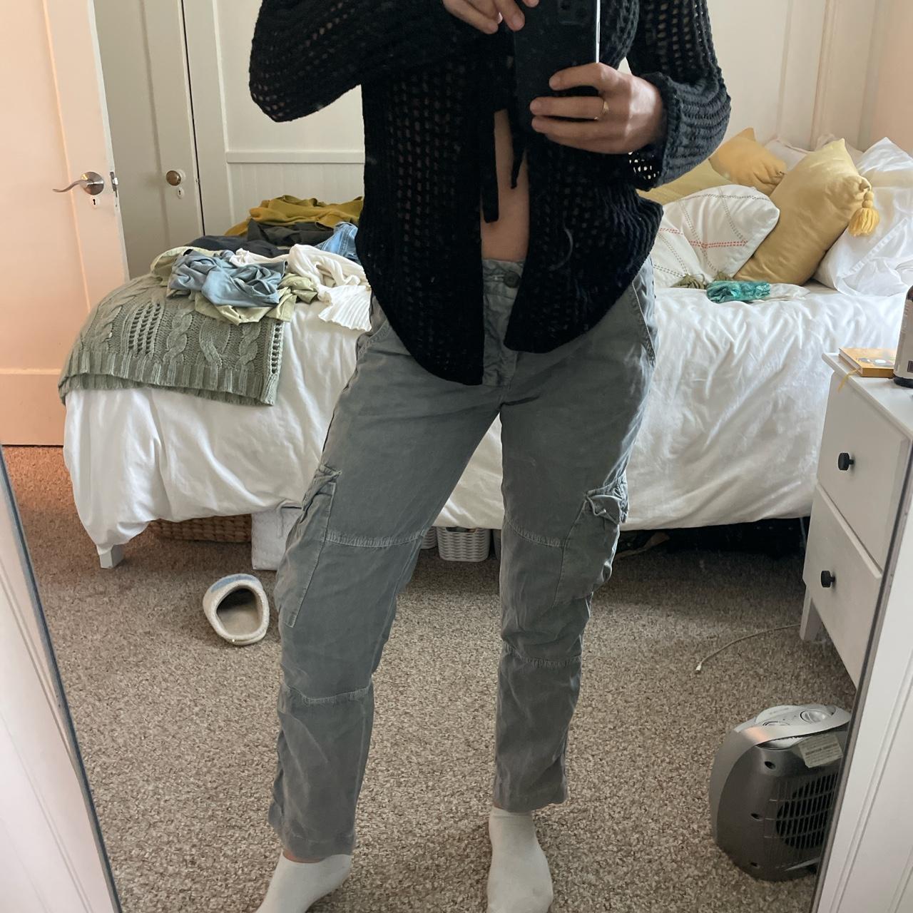Gray/green cargo pants - Depop