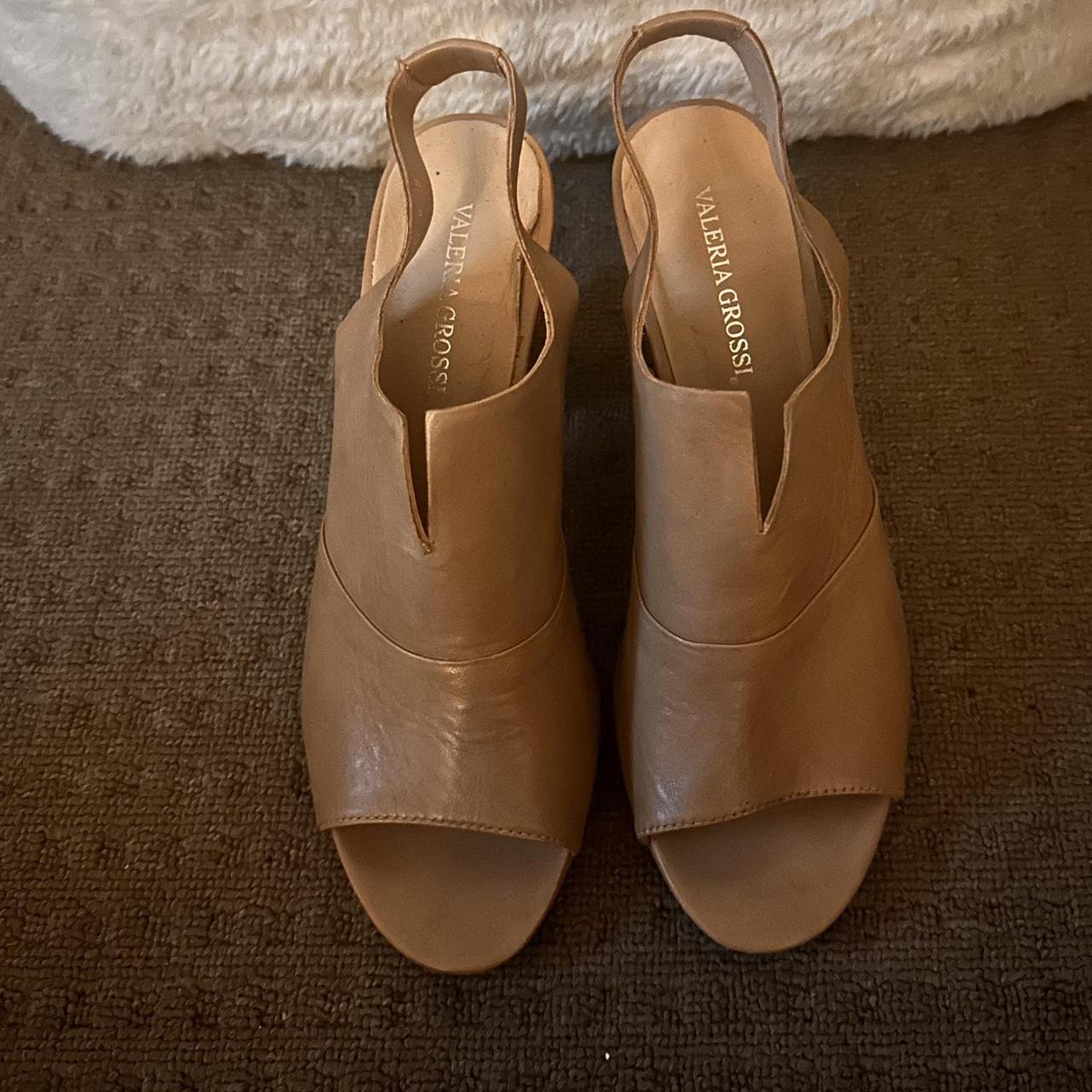 Valeria Grossi tan loop heels These slip on super... - Depop