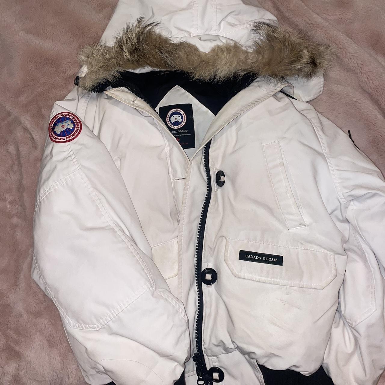 XL Extremely warm Canada Goose coat no longer worn.... - Depop