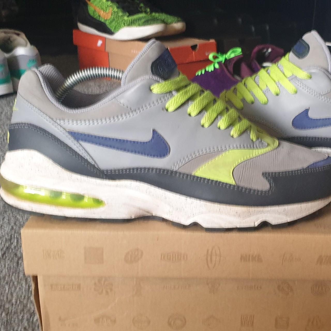 Nike air max burst uk9 Uppers are in good condition,... - Depop