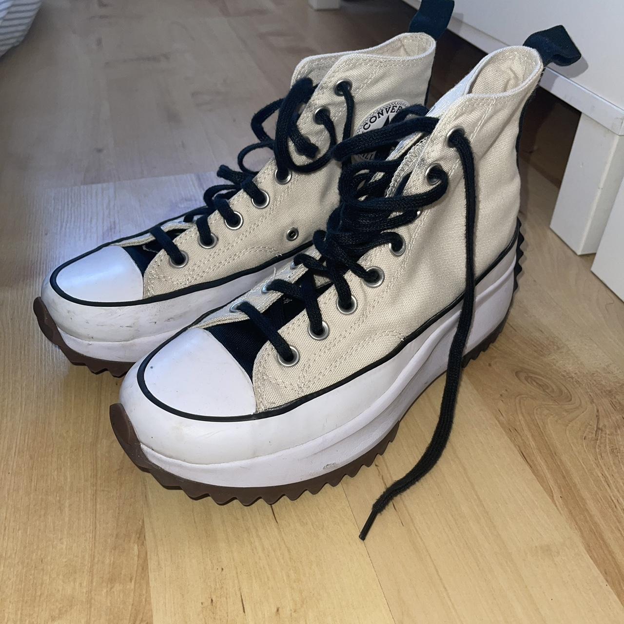 Converse Women's Cream and Black Trainers | Depop