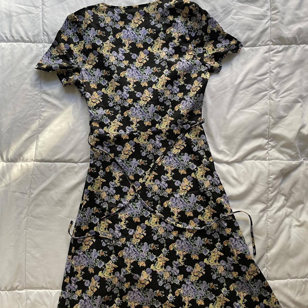 Floral Midi Dress from Missguided 💐 Brand new and... - Depop