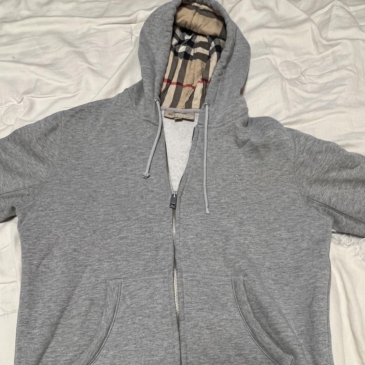 burberry men's grey clarendon zip up hoodie - style... - Depop