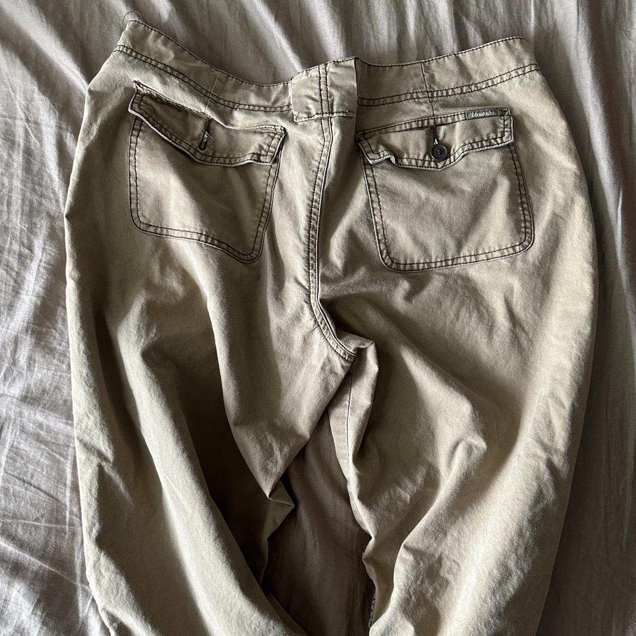 Low rise Union Bay cargo pants/capris Missing one... - Depop
