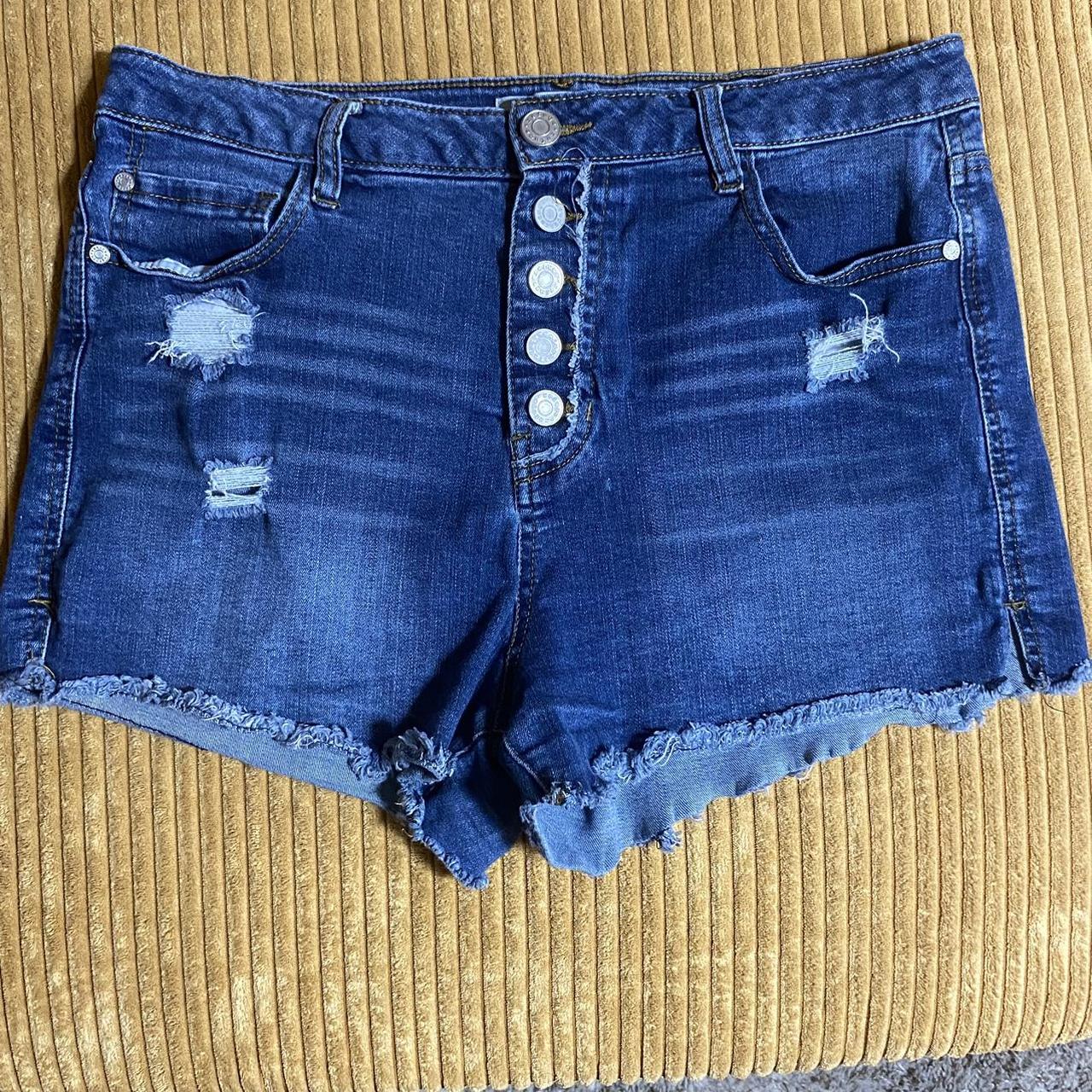 2000s Refuge short shorts size 12. super stretchy &... - Depop