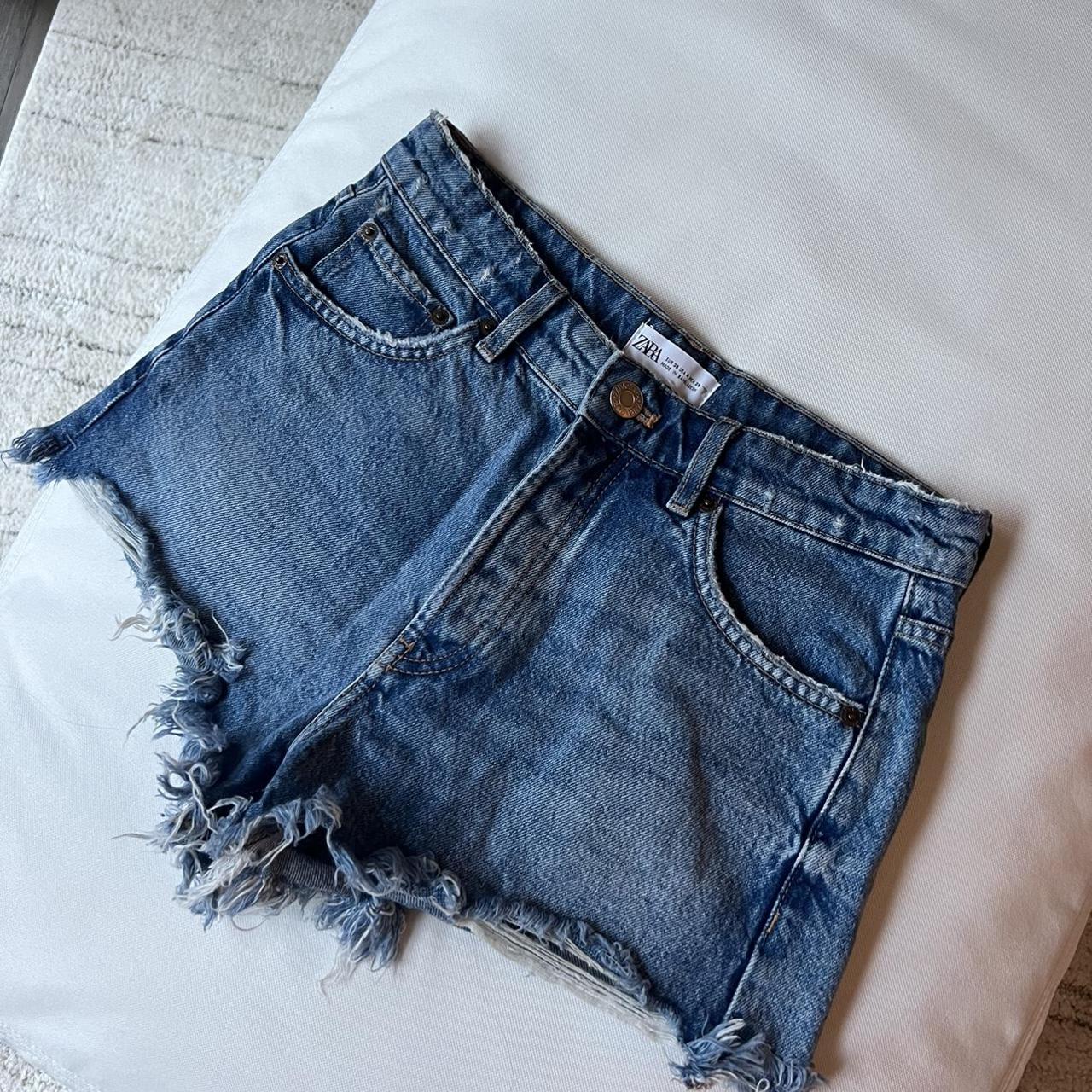ZARA Perfect Denim Shorts 💙 - So flattering -... - Depop