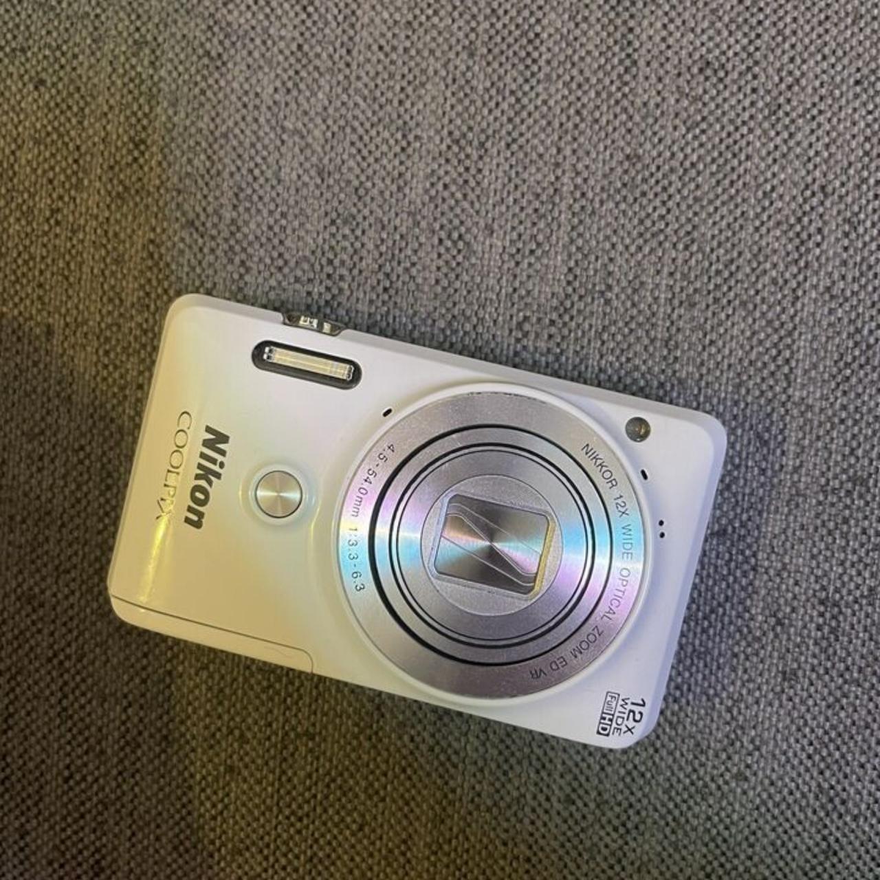 nikon coolpix s6900 16.0MP White Camera - Depop