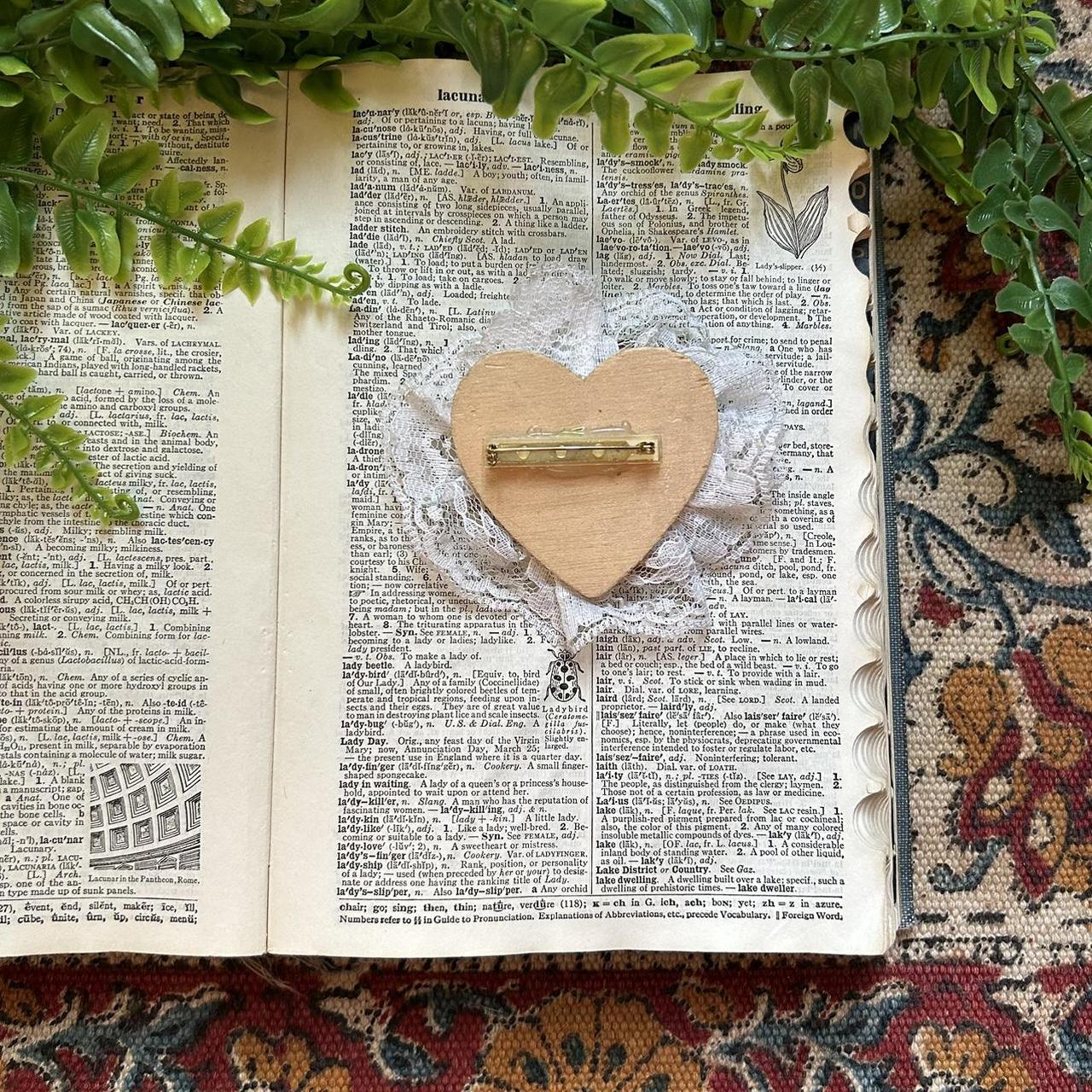 Victorian Lace Brooch 🥀🕯️🍂 Whimsical vintage brooch... - Depop