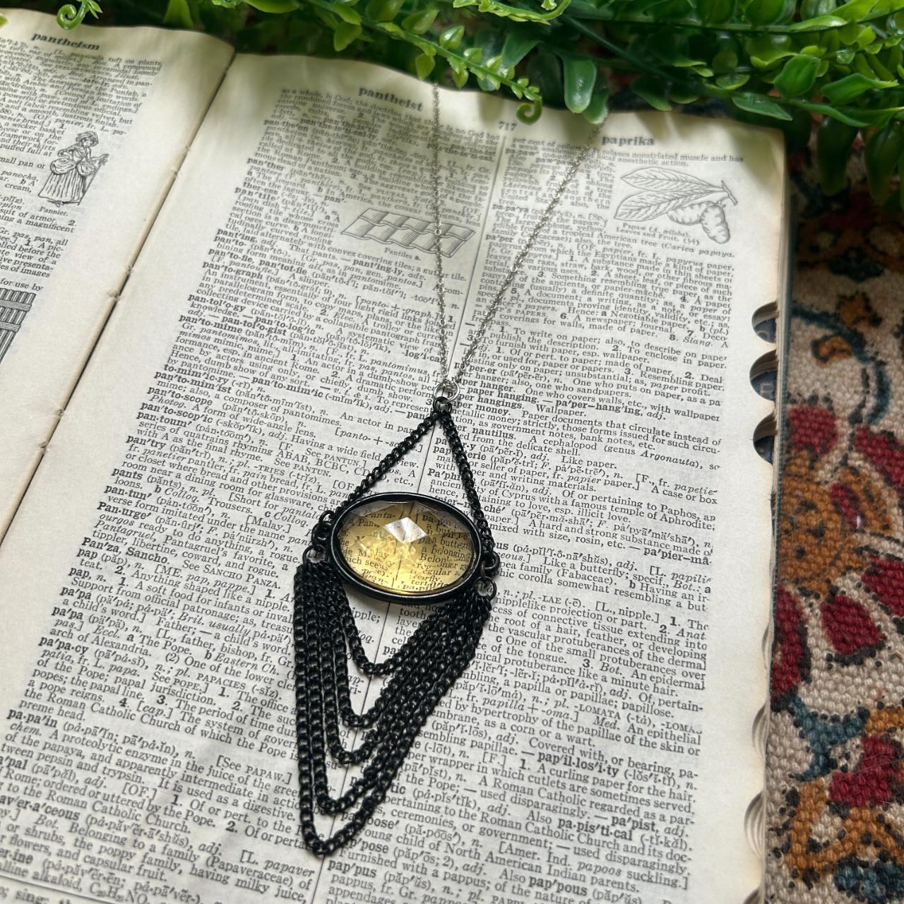 Gothic Victorian Amulet 🕯️🔮🕯️ Absolutely stunning... - Depop