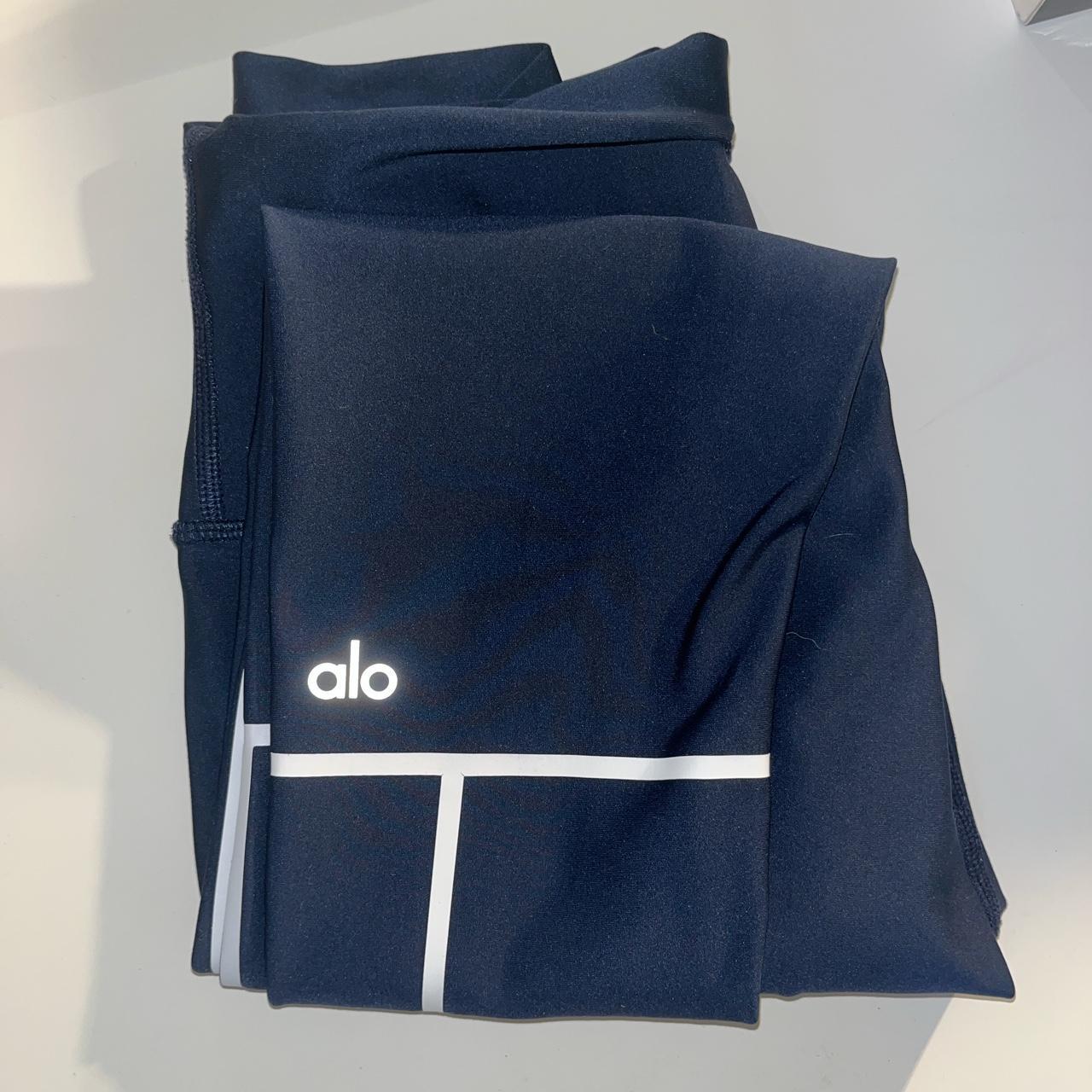 Alo Women's Navy and White Leggings | Depop