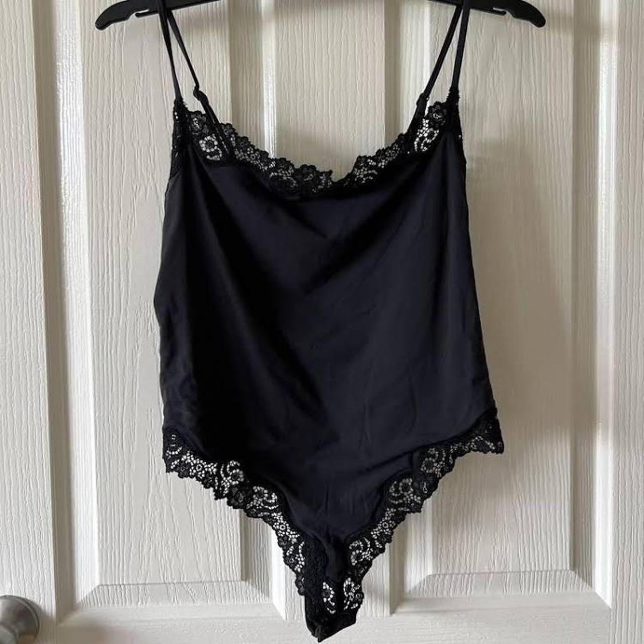 SKIMS FITS EVERYBODY LACE CAMI BODYSUIT Size m... - Depop