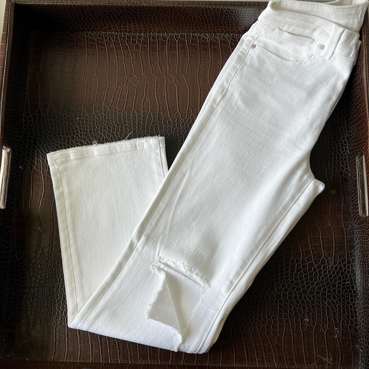 High rise white jean Size 1/25 Never worn - Depop