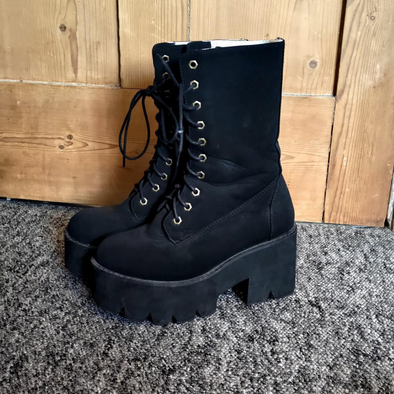 Super soft, lightweight platform boots with fleecey... - Depop