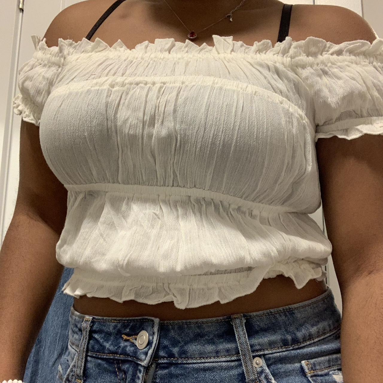 THRIFTED RUFFLED CREAM TANK TOP super cute off the... - Depop