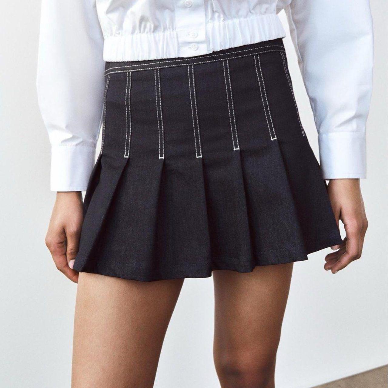 Zara Mini Skort with Contract Stitching - size... - Depop