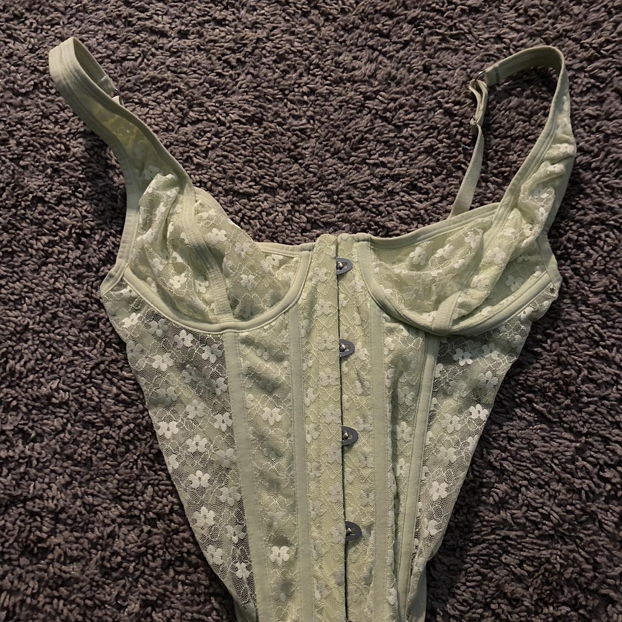 Urban lace corset medium - Depop