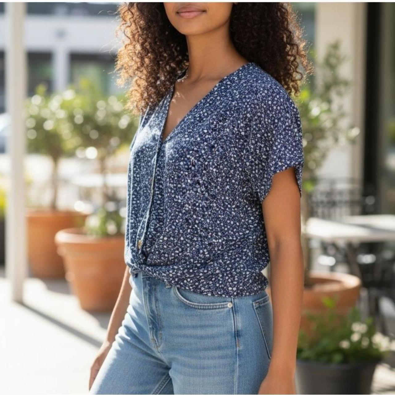 SO Brand Sz. XL Cropped Blue Floral Shirt. Short... | Depop