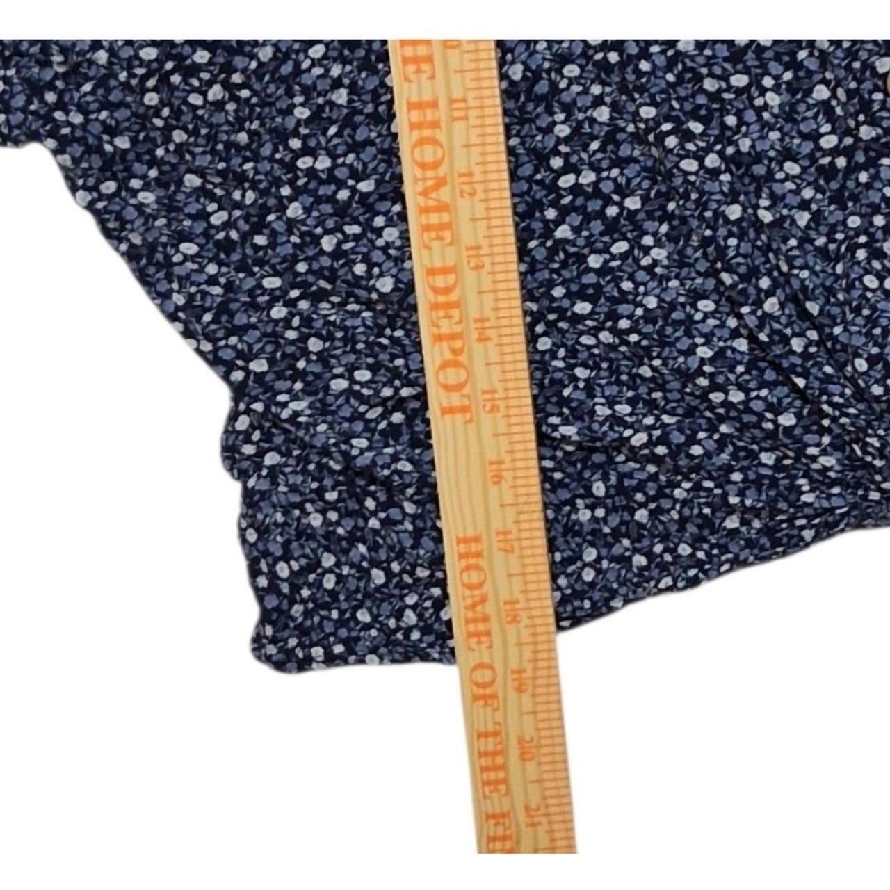 SO Brand Sz. XL Cropped Blue Floral Shirt. Short... | Depop