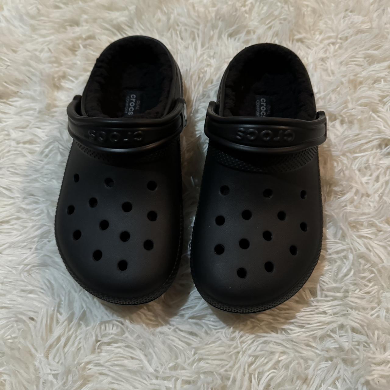 Fleece lined Crocs in black. Men’s 5 Women’s 7.... - Depop